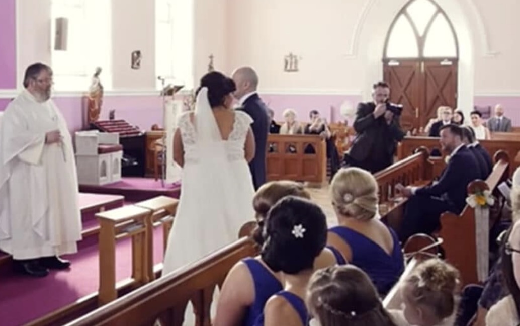 Wedding is stopped by a voice at the back of the church – then bride ...