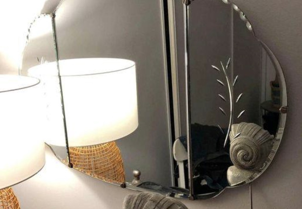 This Is the Reason Why People May Cover Up Mirrors at Night | LOLitopia