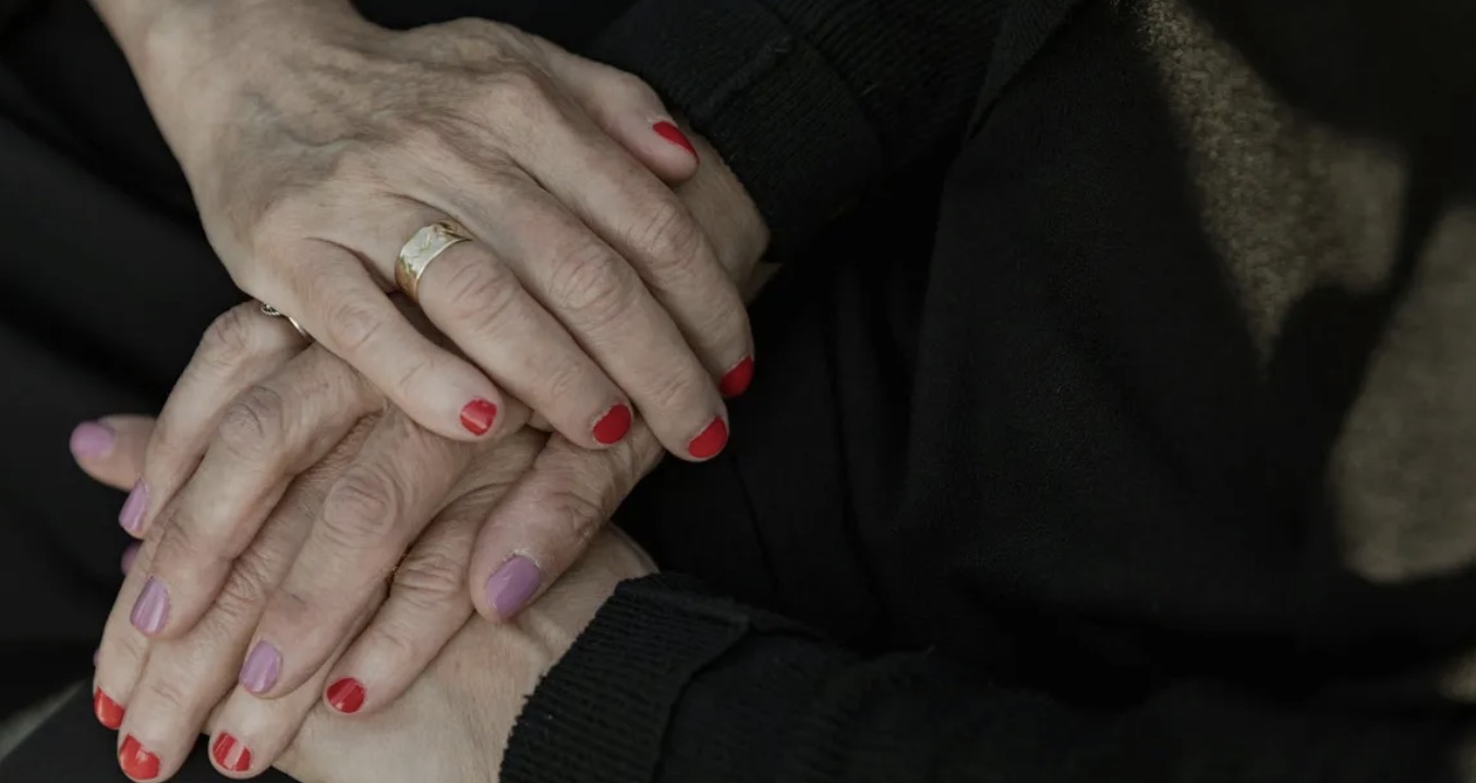 Three True Tales of People Reuniting After Years Apart | LOLitopia